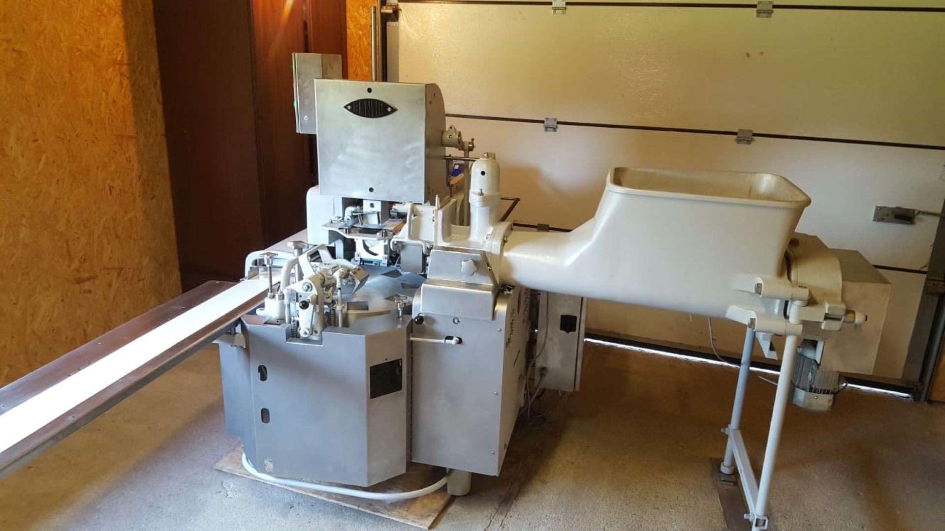Benhil 8340 - 250gram - Butter Wrapping Machine - Reconditioned - KOBEA